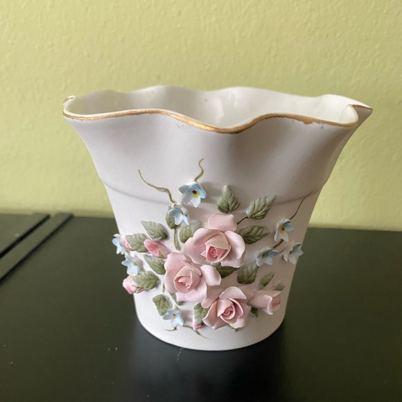 Lefton | Accents | Vintage Lefton Porcelain Vasepot With Flowers Hi ...